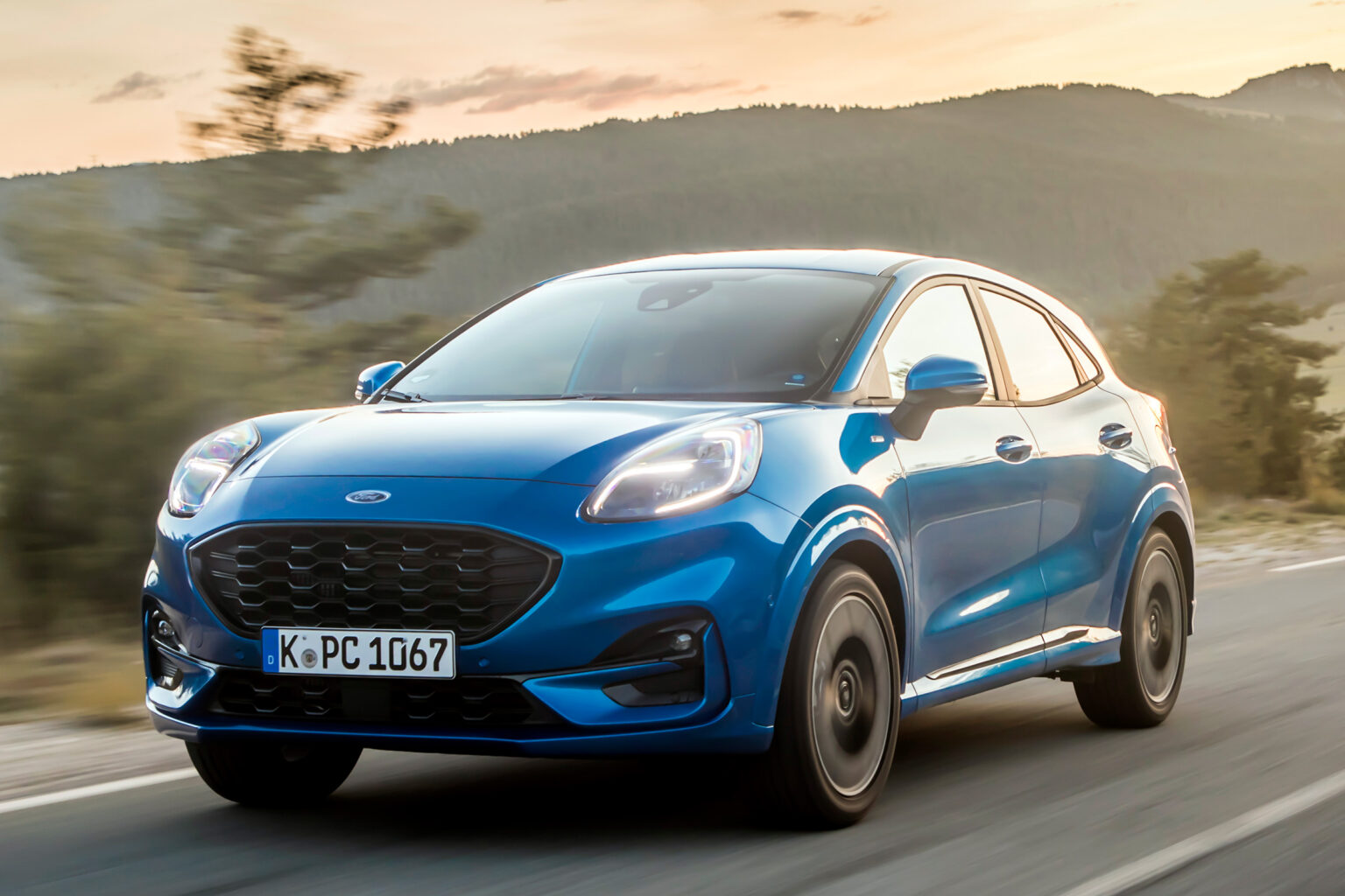 Ford Puma 1.0ECOBST MHEV 155HP VIVID RUBY EDITION - Autocritica