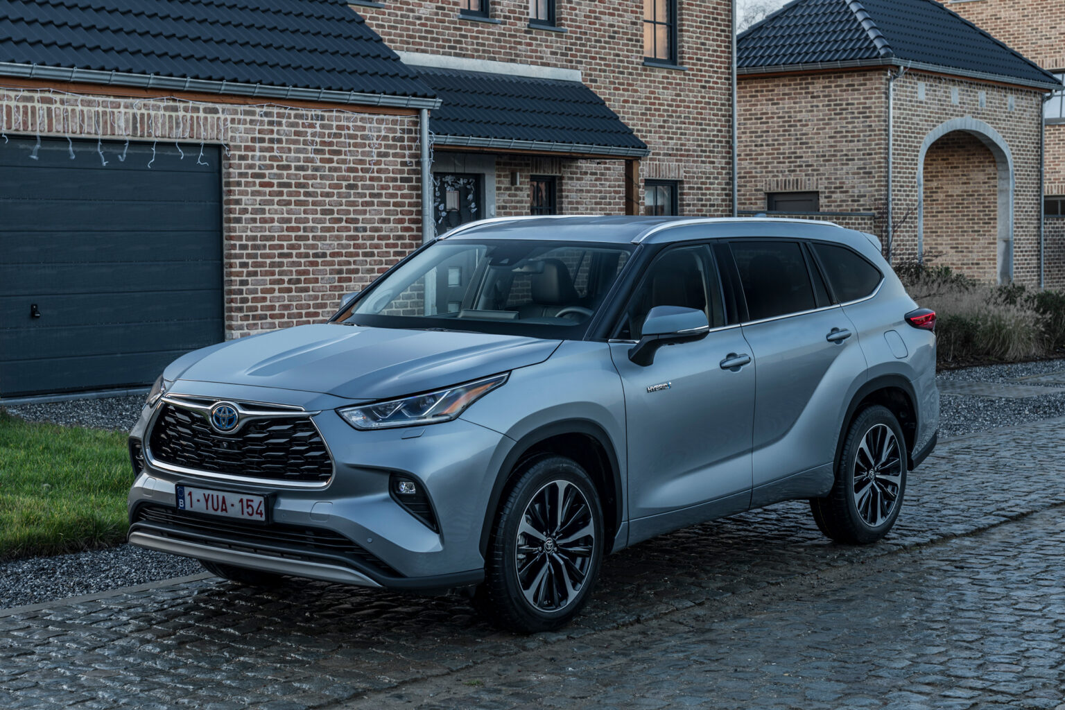 Toyota Highlander 2.5 HYBRID LUXURY PRL CVT 4WD - Autocritica