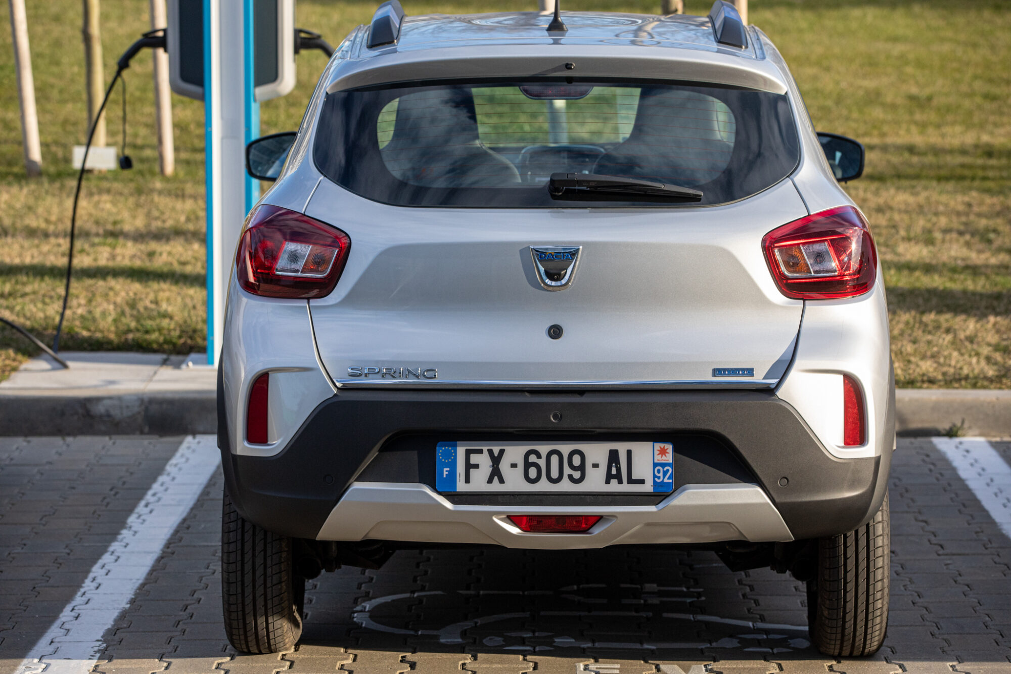 Test Drive: Dacia Spring - Autocritica