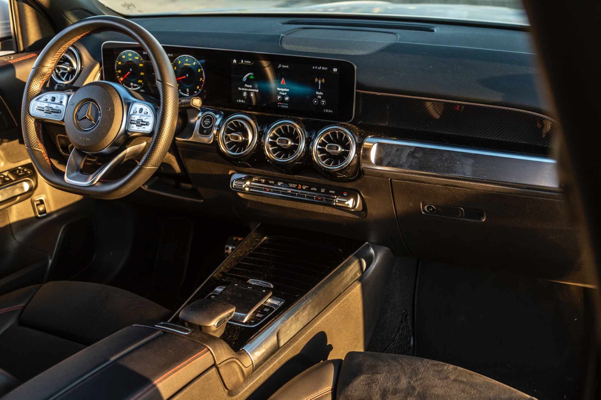 Raport Mercedes-Benz GLB după 8 zile: „Un SUV veritabil într-un costum ...