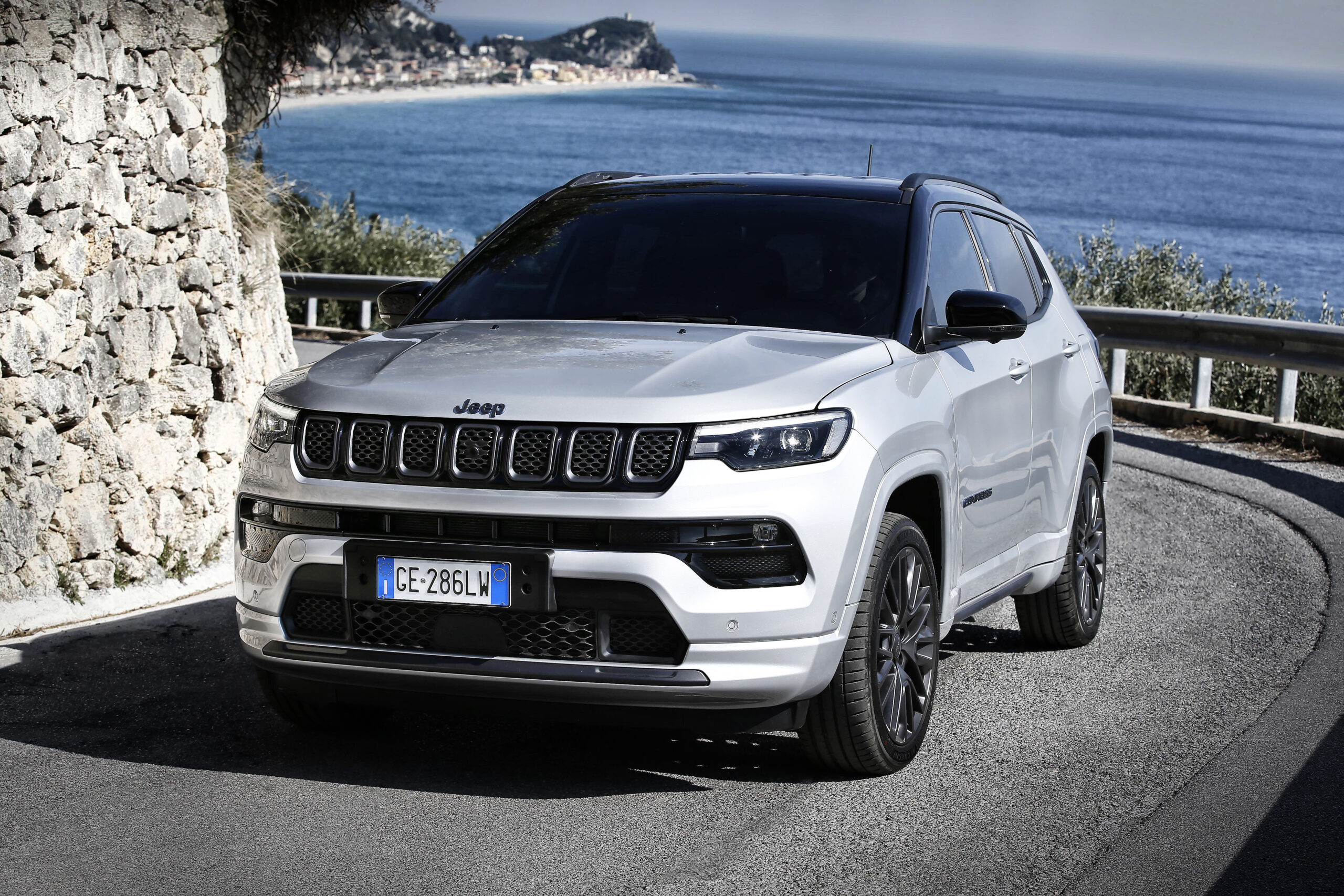 Prețuri în România: Jeep Compass facelift, de la 26.000 de euro ...