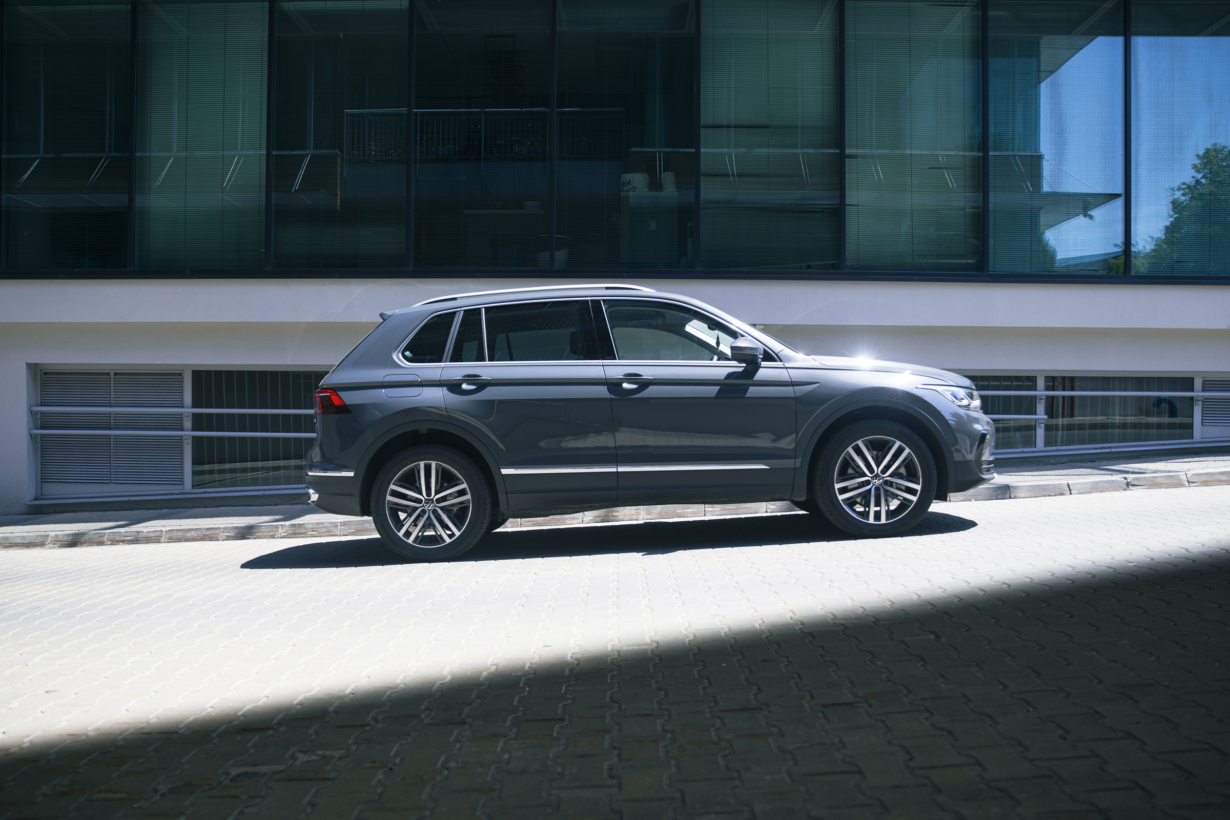 Test drive Volkswagen Tiguan eHybrid - Autocritica