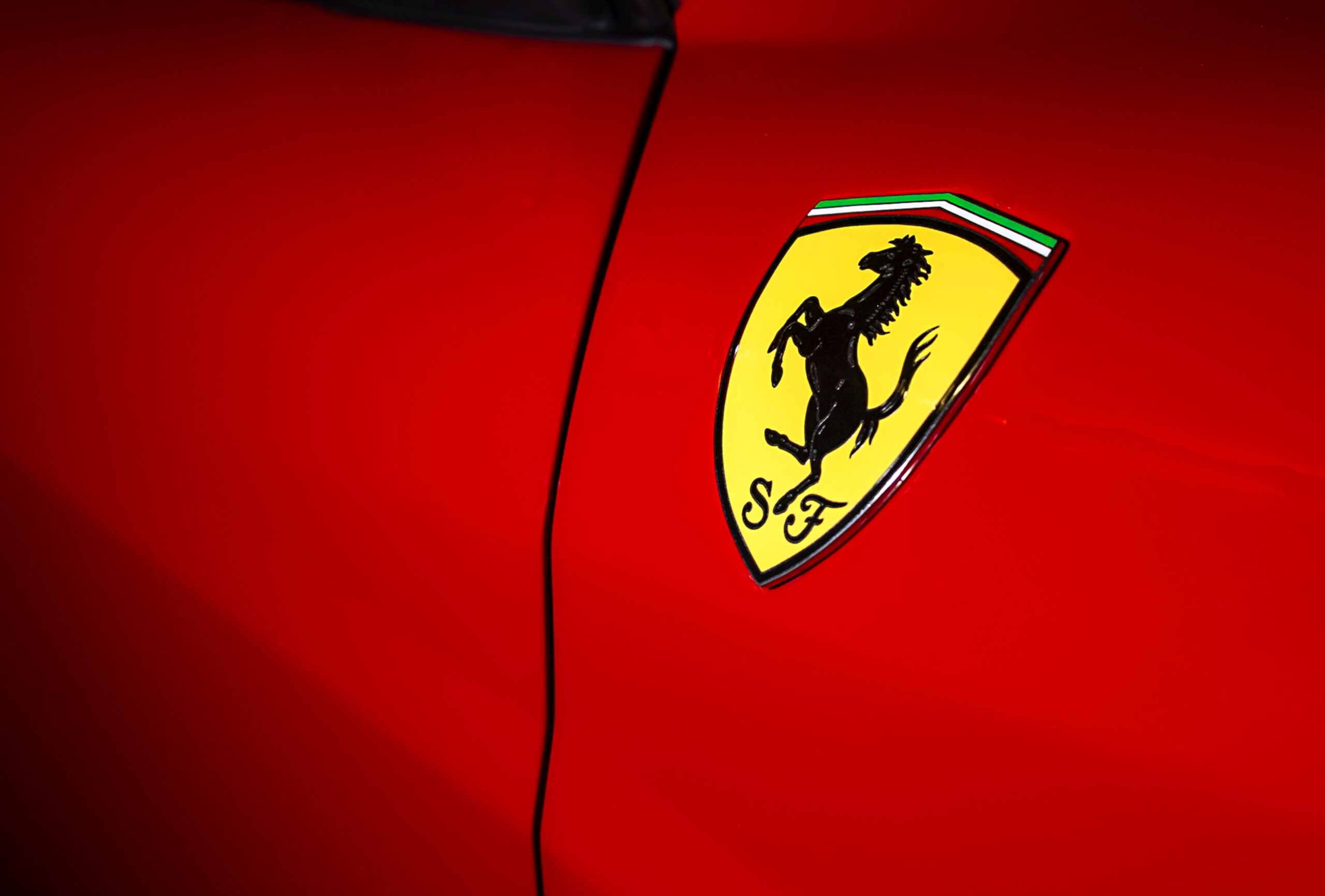 Primul SUV Ferrari: prezentare în 2022 - Autocritica