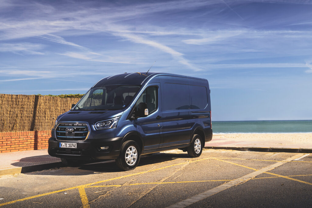 Ford Pro: Electrificarea profesioniștilor - Autocritica