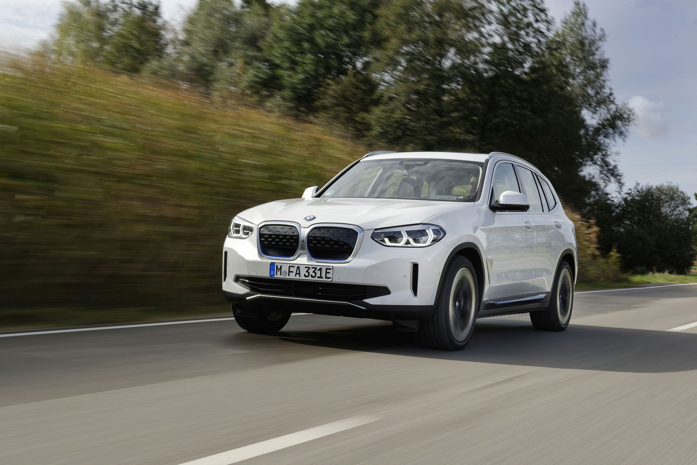 BMW va produce un nou model electric în Ungaria din 2025 - Autocritica