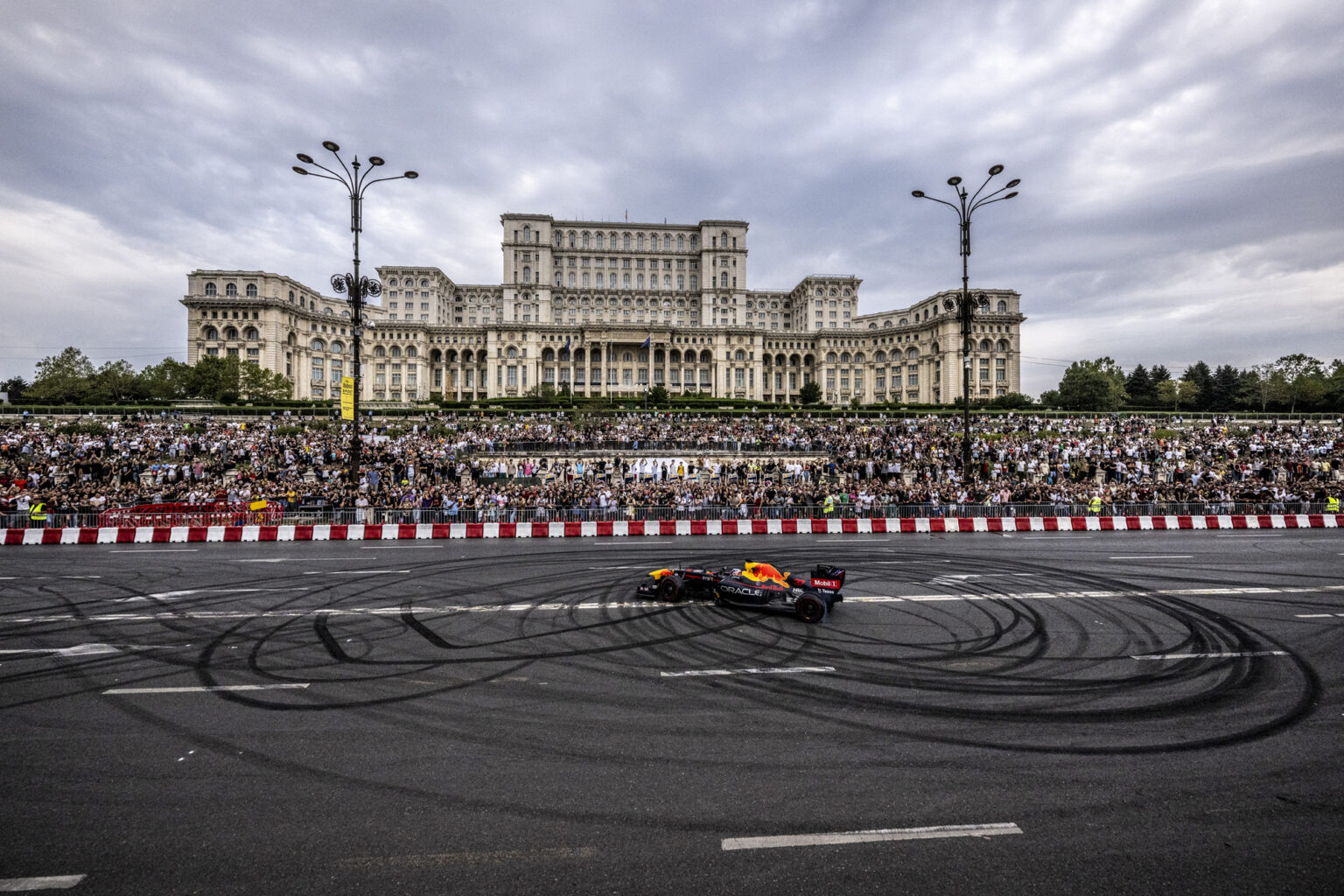 Fotoreportaj: Red Bull Racing Show Run în 30 de imagini - Autocritica