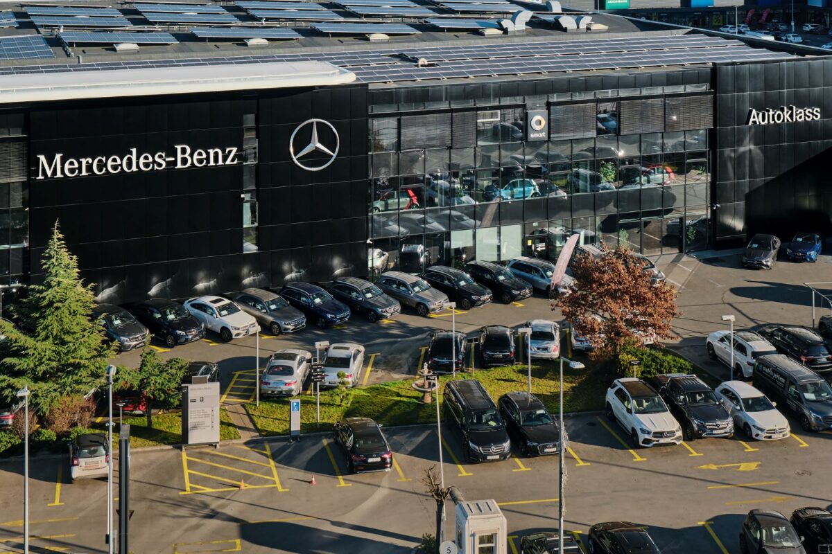 Mercedes-Benz: nou concept de showroom în România - Autocritica