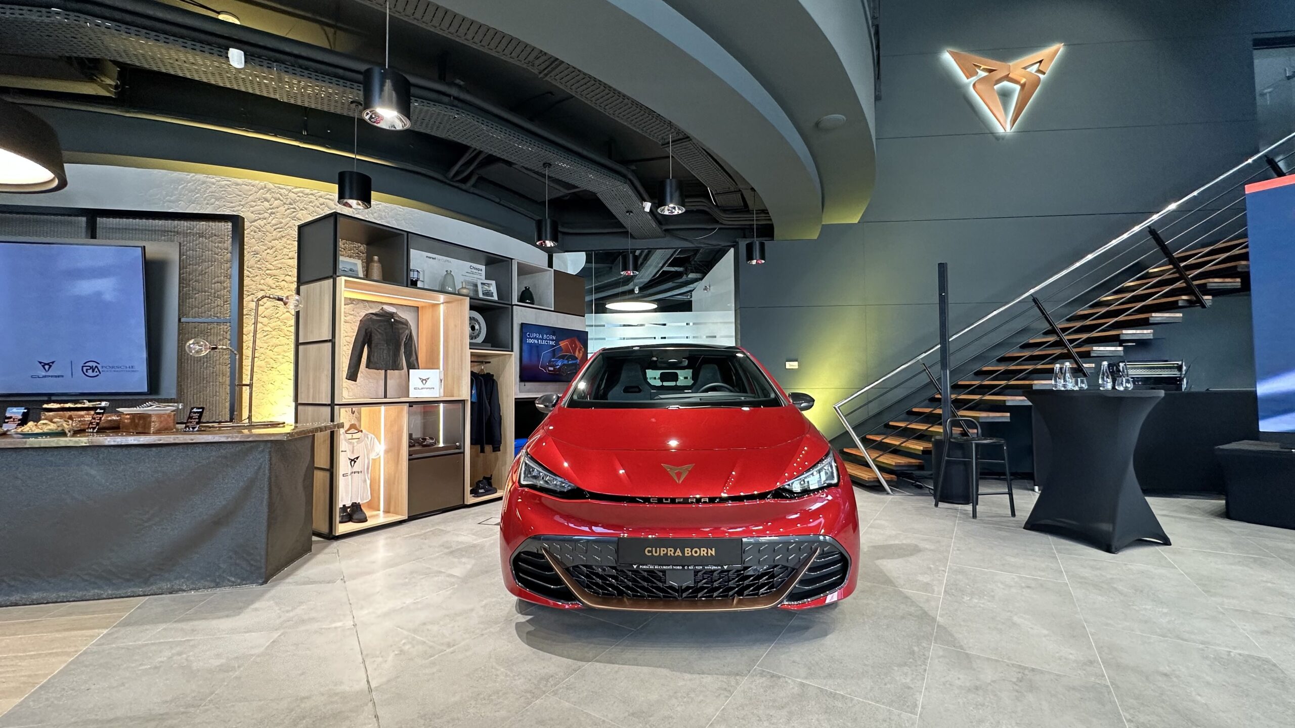 Un nou showroom Cupra Garage în București - Autocritica