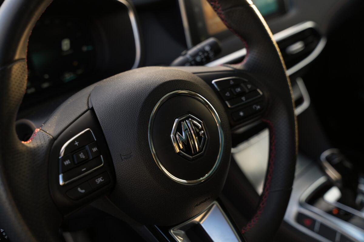 Test drive: MG eHS plug-in hybrid - Autocritica