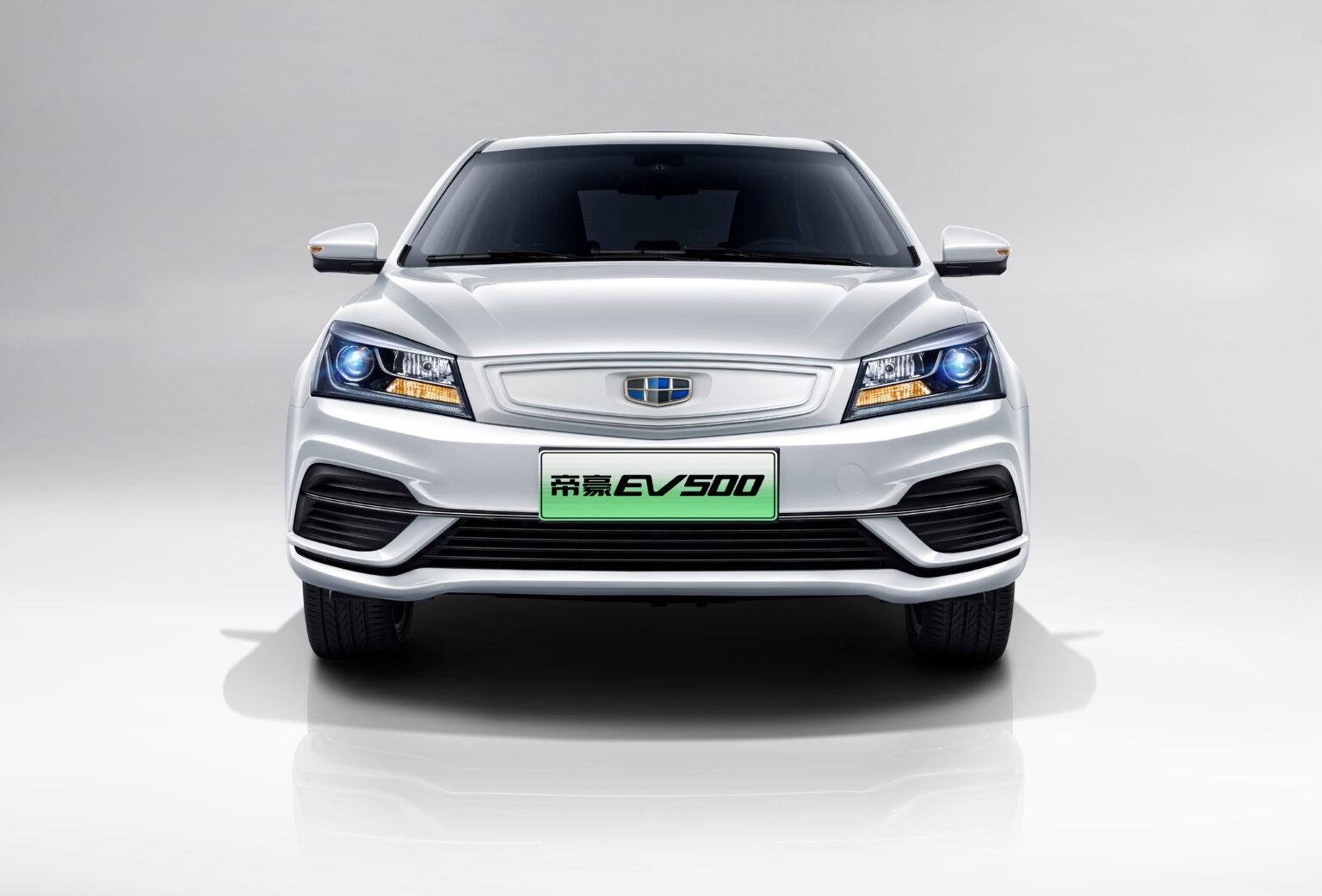 Geely: gigantul chinez debutează în România cu SUV-ul Coolray - Autocritica