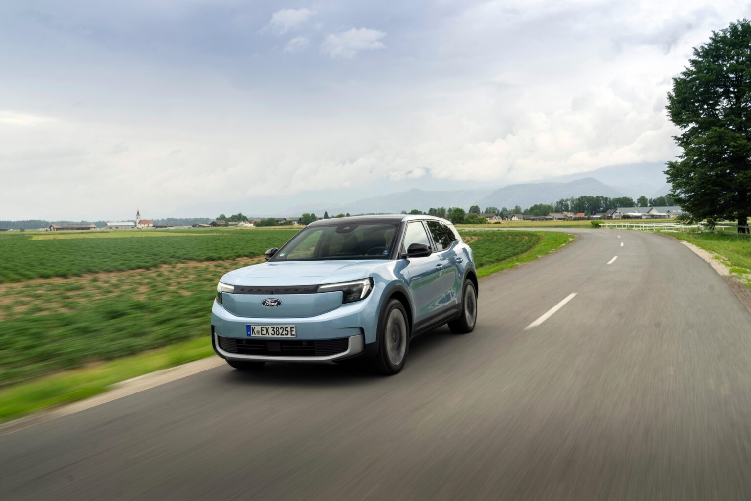 Test Drive: Ford Explorer Electric - Autocritica