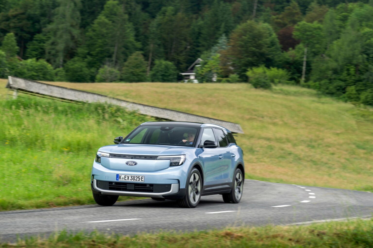 Test Drive: Ford Explorer Electric - Autocritica