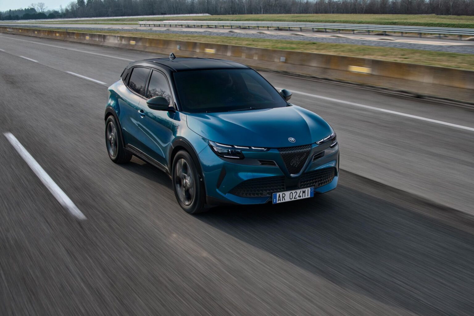 Alfa Romeo Junior 1.2 MHEV 145HP E-DCT6 AWD Q4 - Autocritica