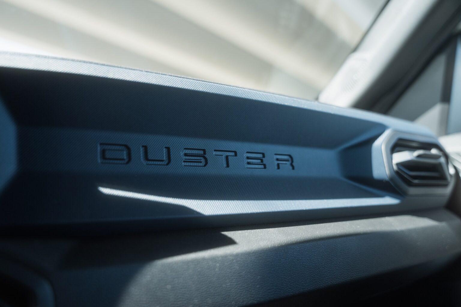 Test Drive: Dacia Duster hibrid - Autocritica